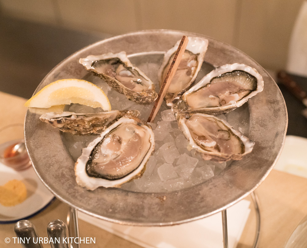 Clamato Paris - Casual Trendy Seafood Bar - Tiny Urban Kitchen