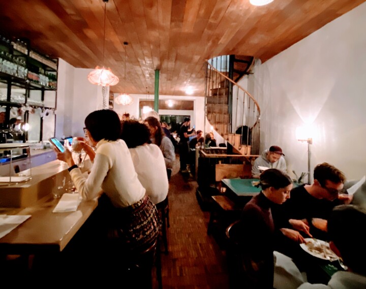 Clamato Paris - Casual Trendy Seafood Bar - Tiny Urban Kitchen